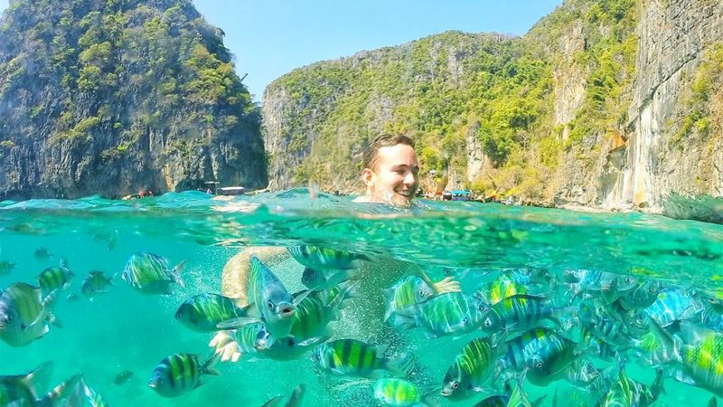 Must-see in Thailand: Phi Phi Islands - Elite Havens MAGAZINE